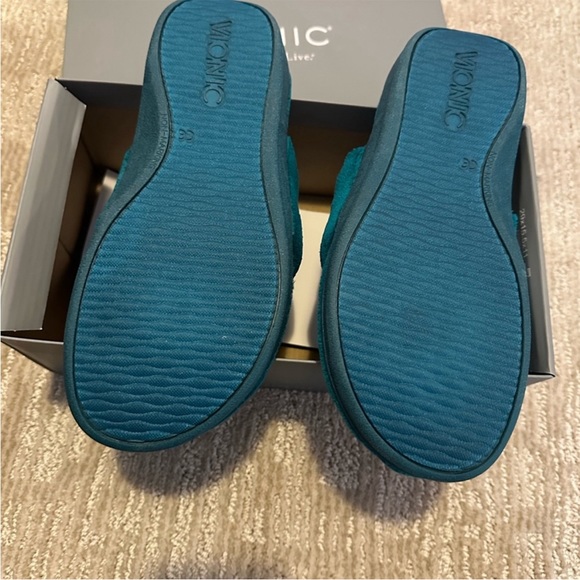 Vionic | Shoes | Vionic Slippers The Most Comfortable Slippers Ever ...